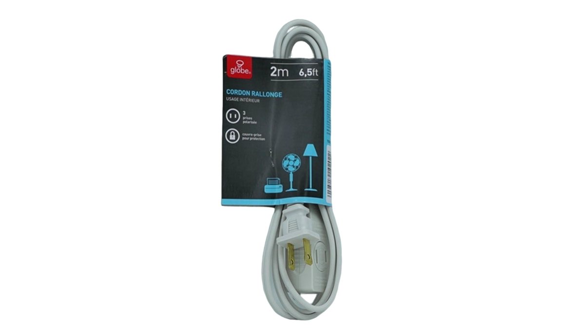 Globe 6.5ft 3-Outlet Indoor Extension Cord: Convenient Power Solution